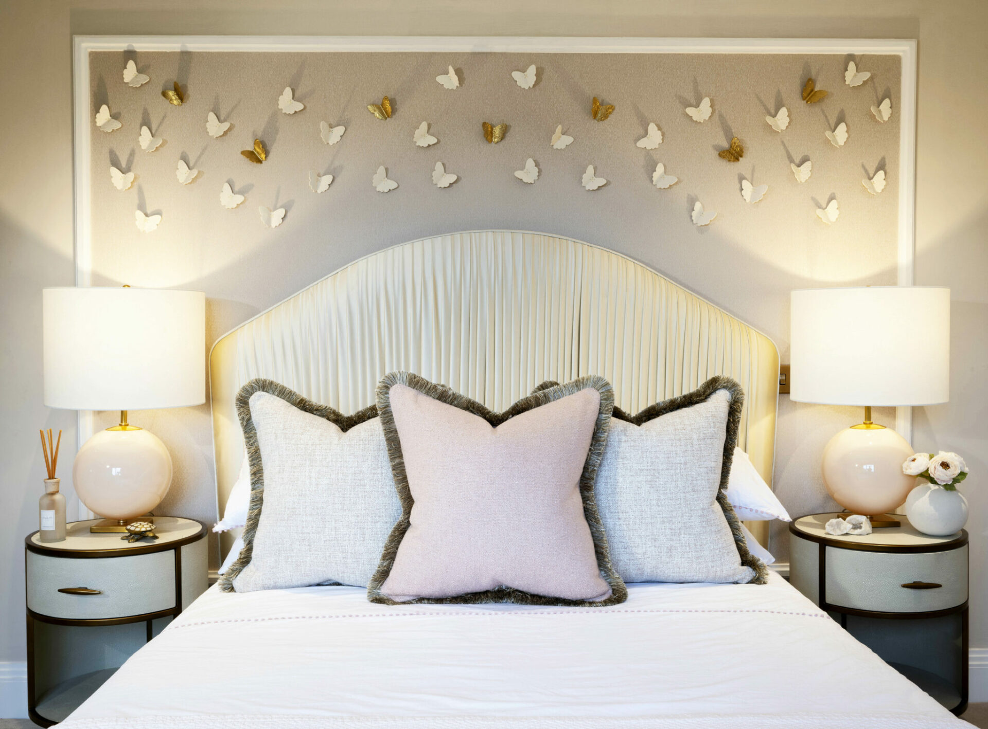 How to add style and personality to your bedroom walls with over bed ...